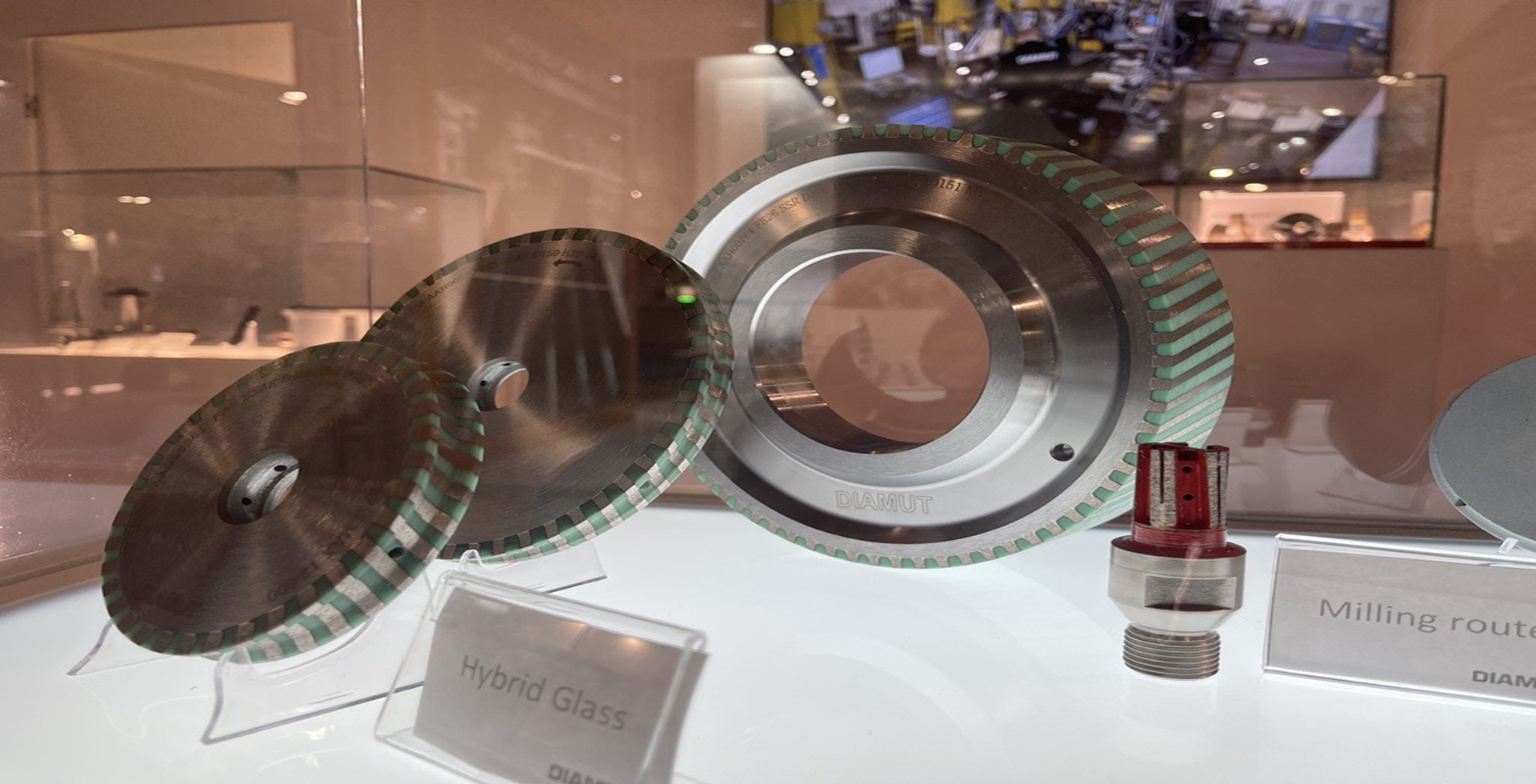 Vitrum 2023 Kicks Off: Diamut tools on display in Hall 7.